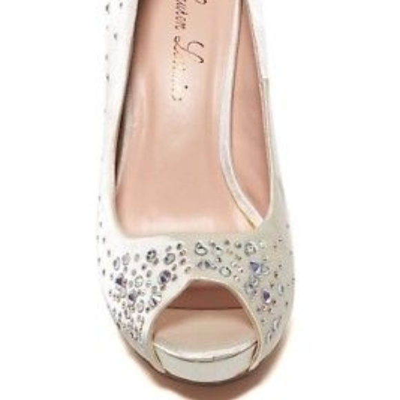 Lauren Lorraine | Shoes | Nib Lauren Lorraine Eden Peep Toe Pump | Poshmark